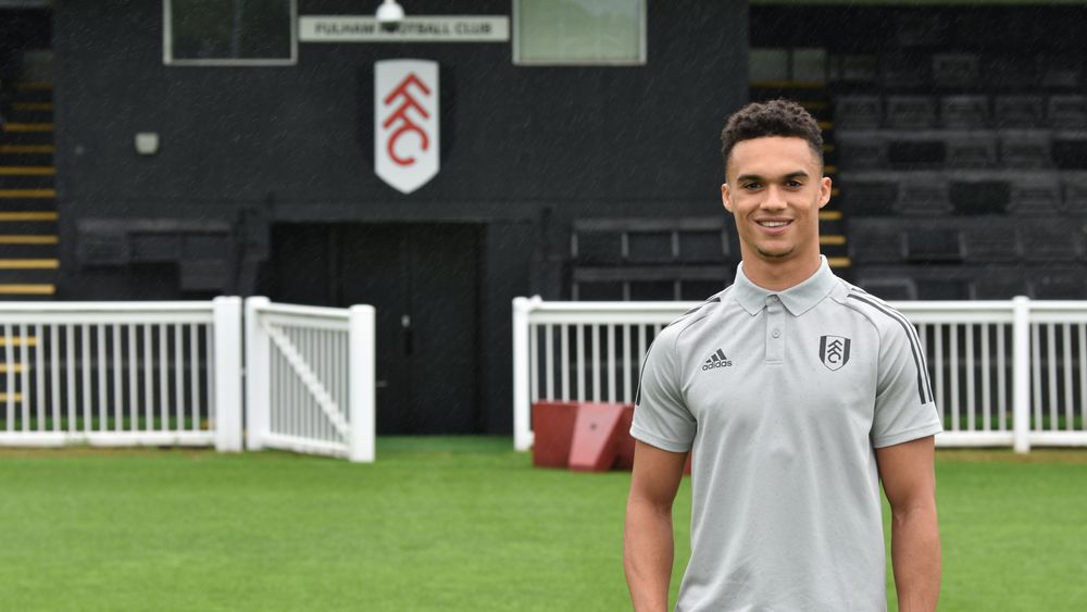 Fulham FC - Robinson Signs
